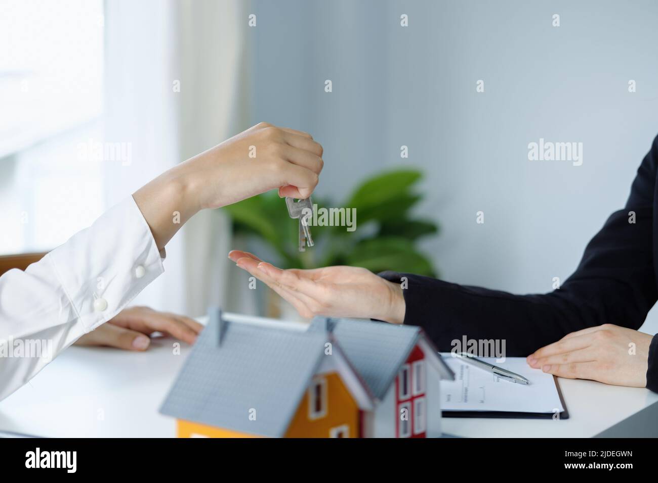 Guarantee, mortgage, agreement, contract, sign, real estate agent ...