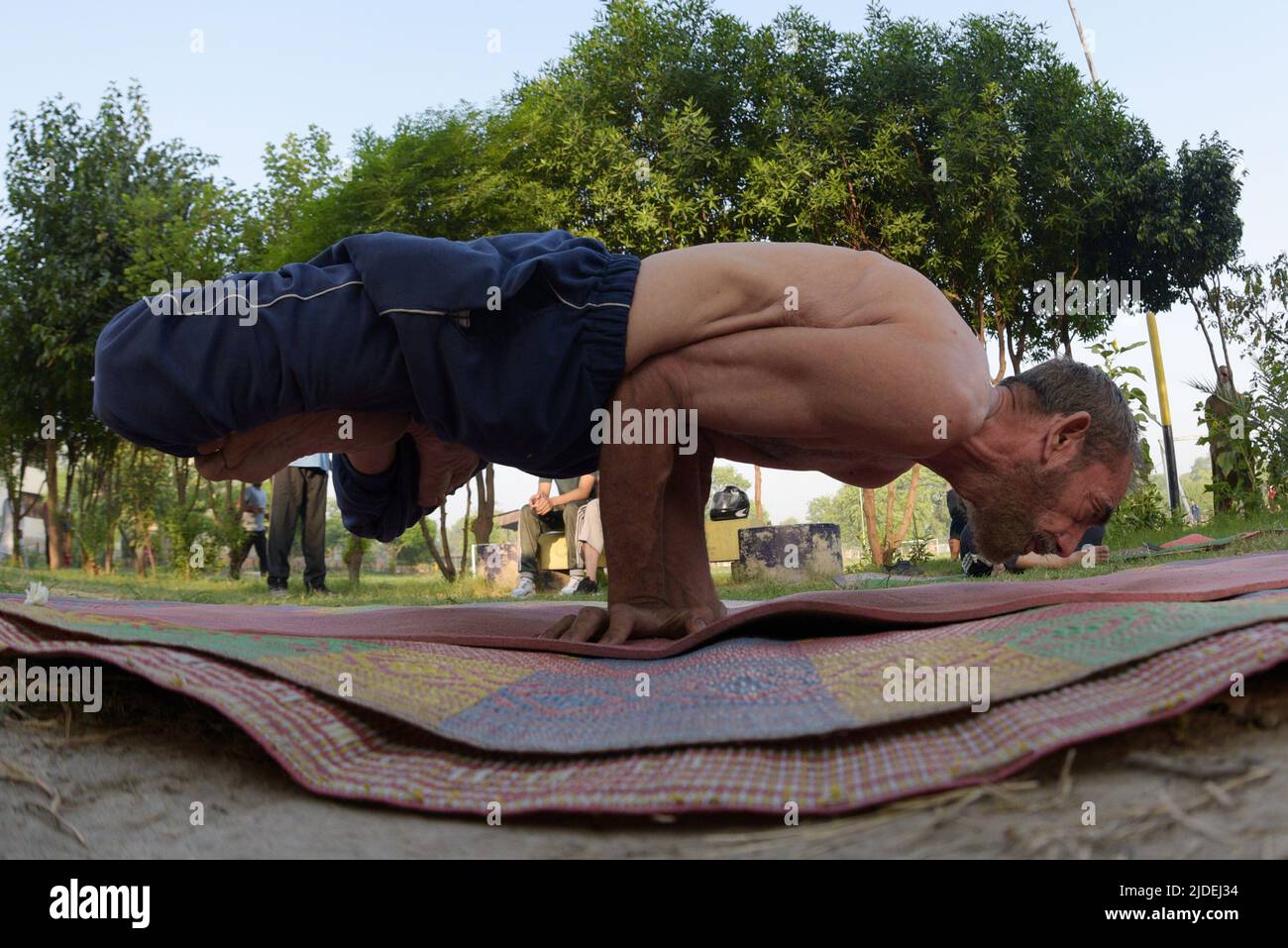 Lahore, Punjab, Pakistan. 20th June, 2022. Pakistani people performing ...