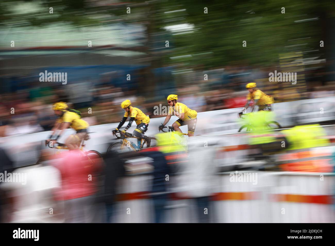 The worlds largest recreational bike ride hi-res stock photography and ...
