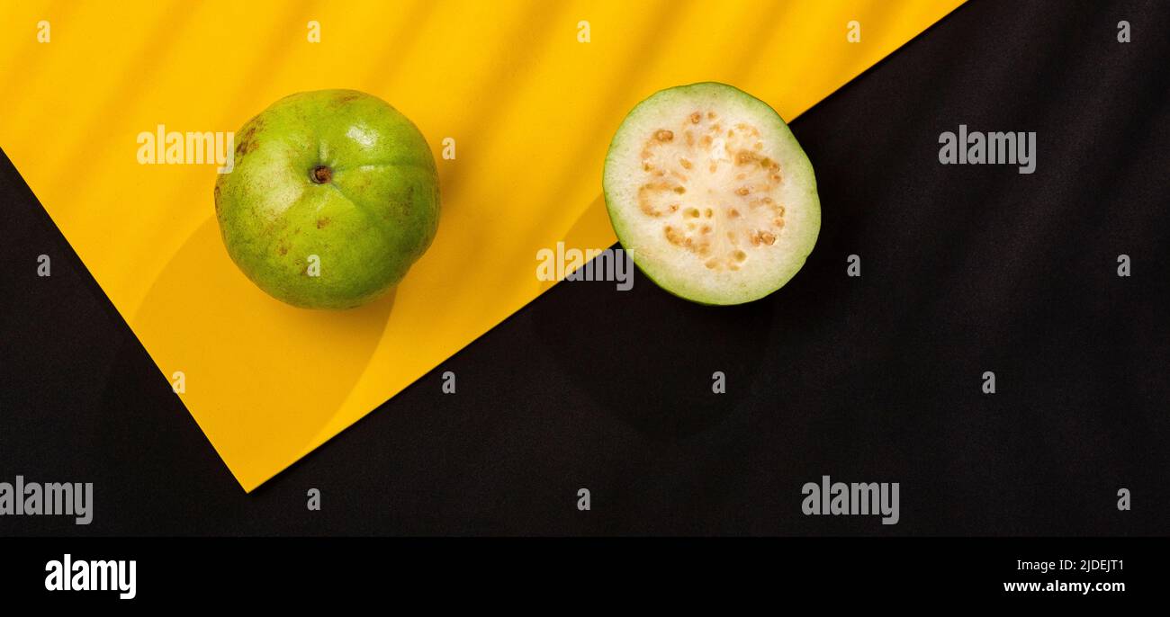 Ripe and fresh tropical fruit guava - Psidium guajava Stock Photo - Alamy
