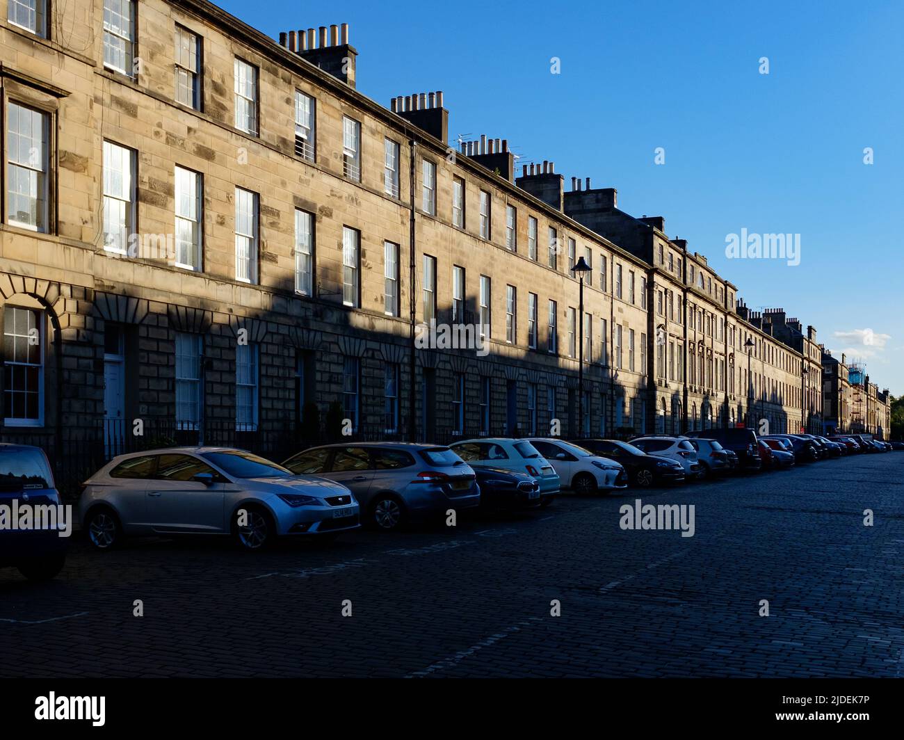 Edinburgh housing estate hi-res stock photography and images - Alamy