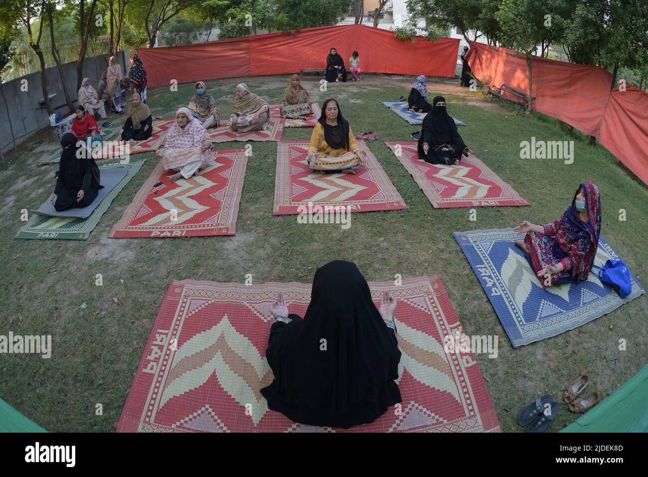 Lahore, Punjab, Pakistan. 20th June, 2022. Pakistani people performing ...