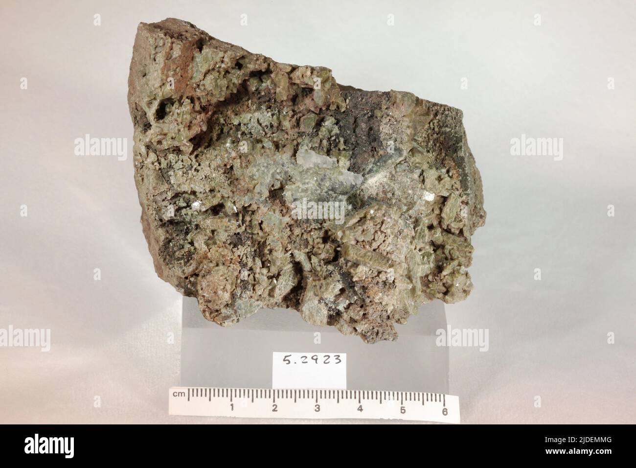 Pyroxene minerals hi-res stock photography and images - Alamy