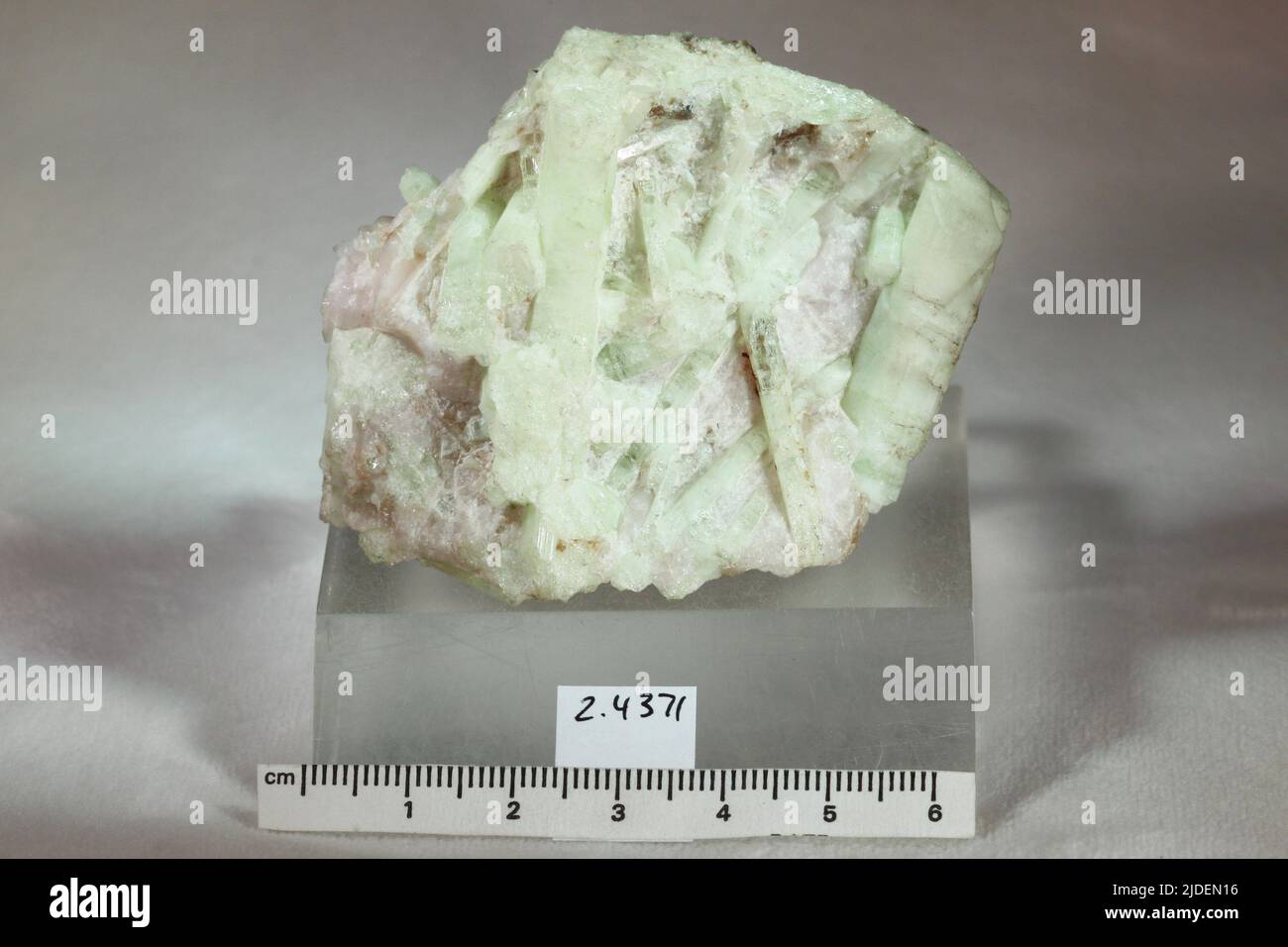 Willemite hi-res stock photography and images - Alamy