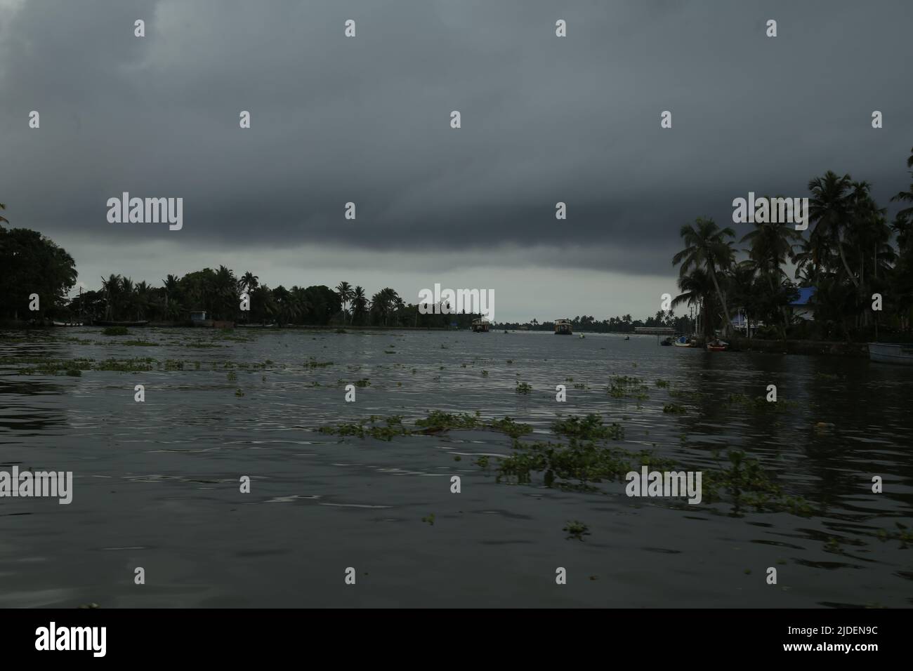 Kuttanad rice boat hi-res stock photography and images - Alamy