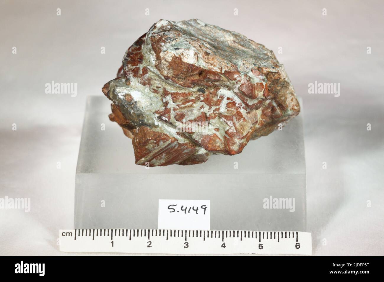 Chondrodite. minerals. North America; USA; New York; Putnam County ...