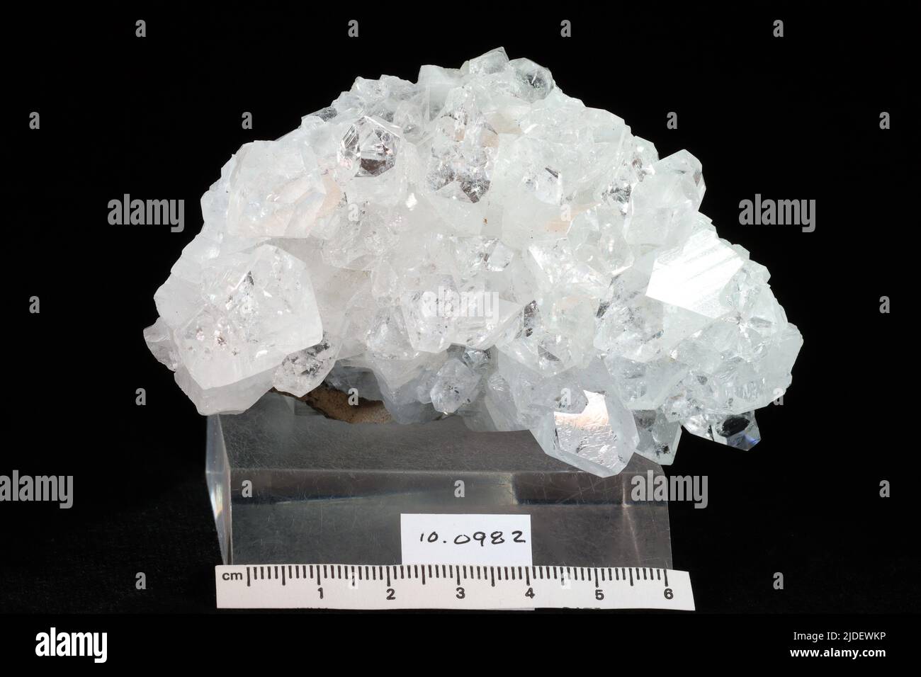 Apophyllite india hi-res stock photography and images - Alamy