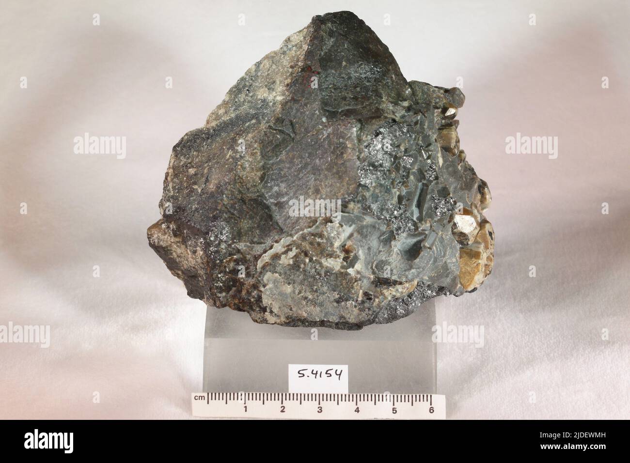 Chondrodite hi-res stock photography and images - Alamy