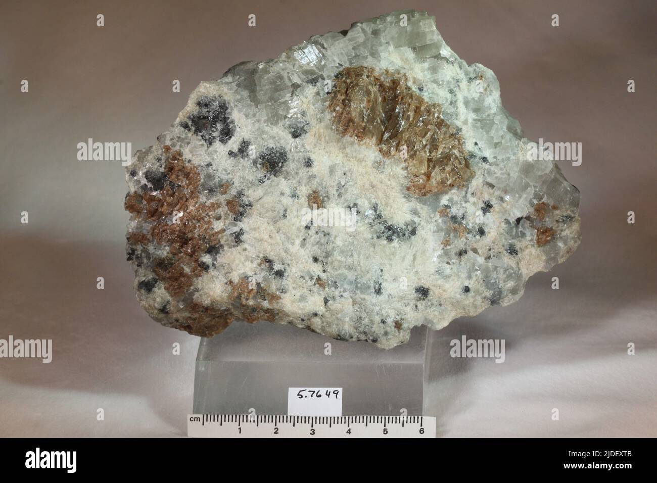 Monticellite hi-res stock photography and images - Alamy
