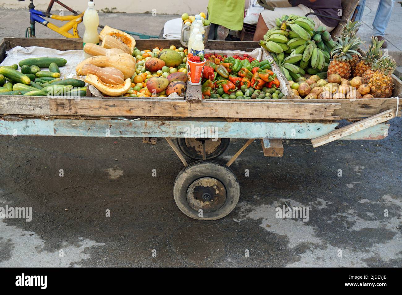 Caribbean village shop vegetables hi-res stock photography and images ...