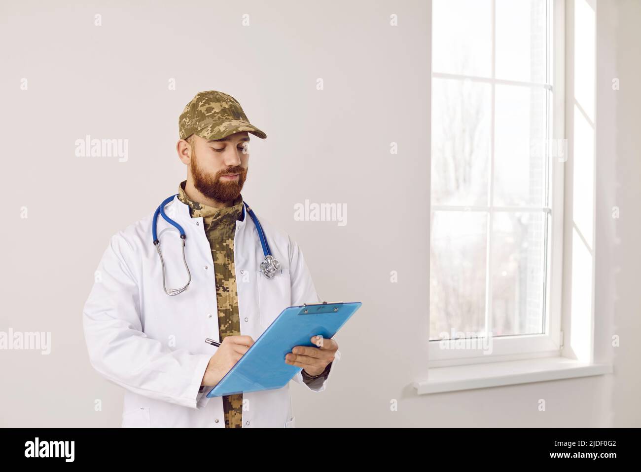 Navy doctor hi-res stock photography and images - Alamy