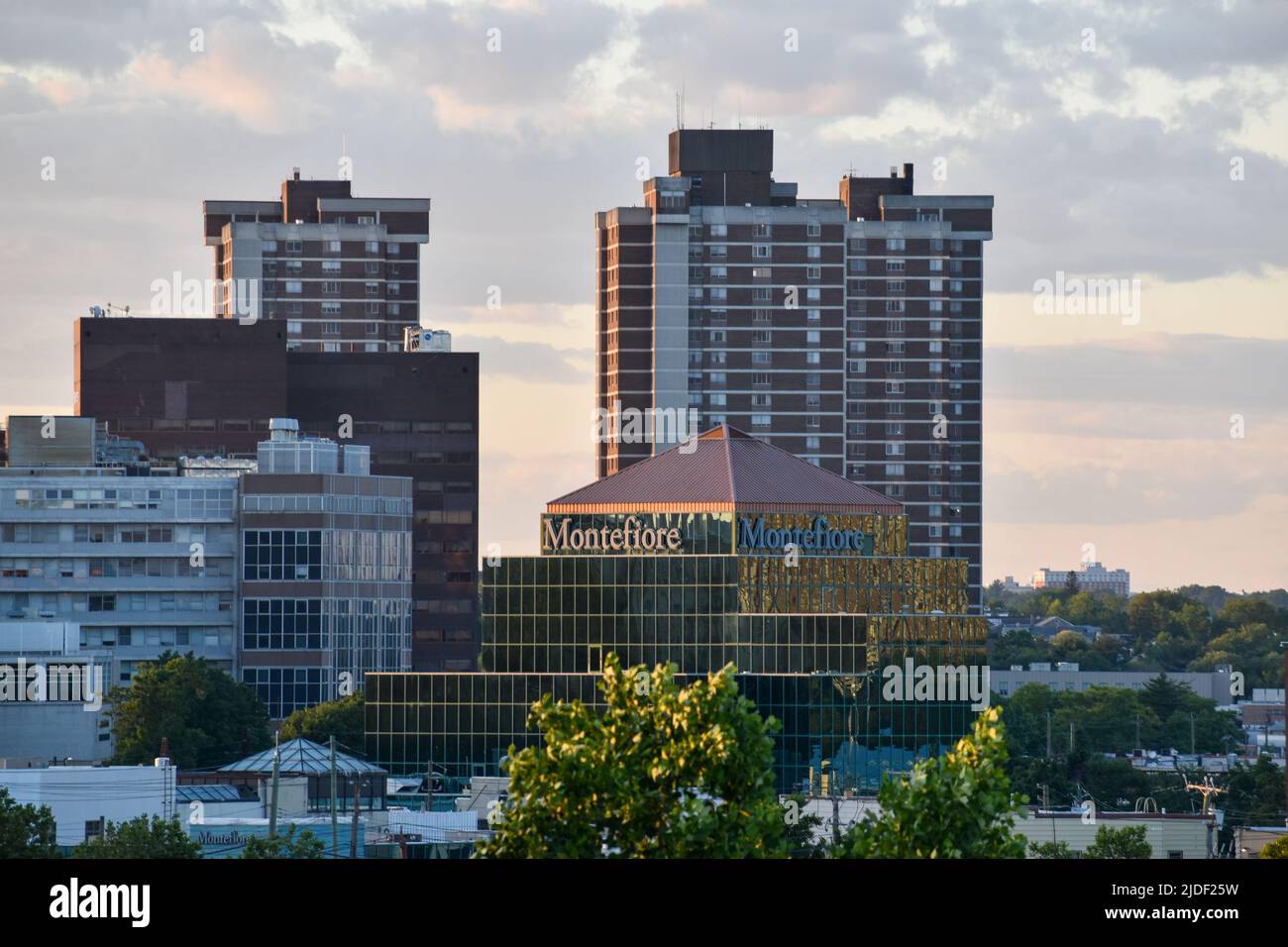 Montefiore hospital hi-res stock photography and images - Alamy