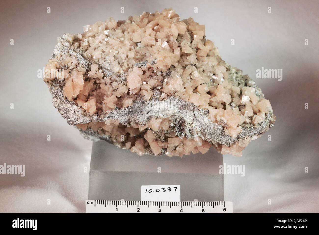 Dolomite. minerals. North America; USA; Missouri; Wayne County; Shook ...
