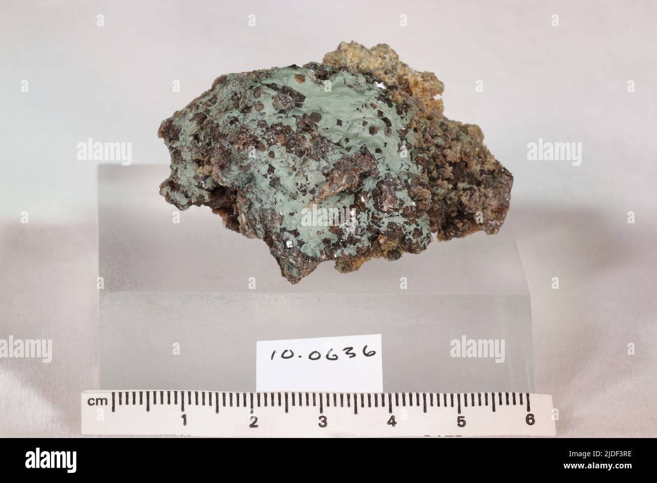 Fluorapatite minerals hi-res stock photography and images - Alamy