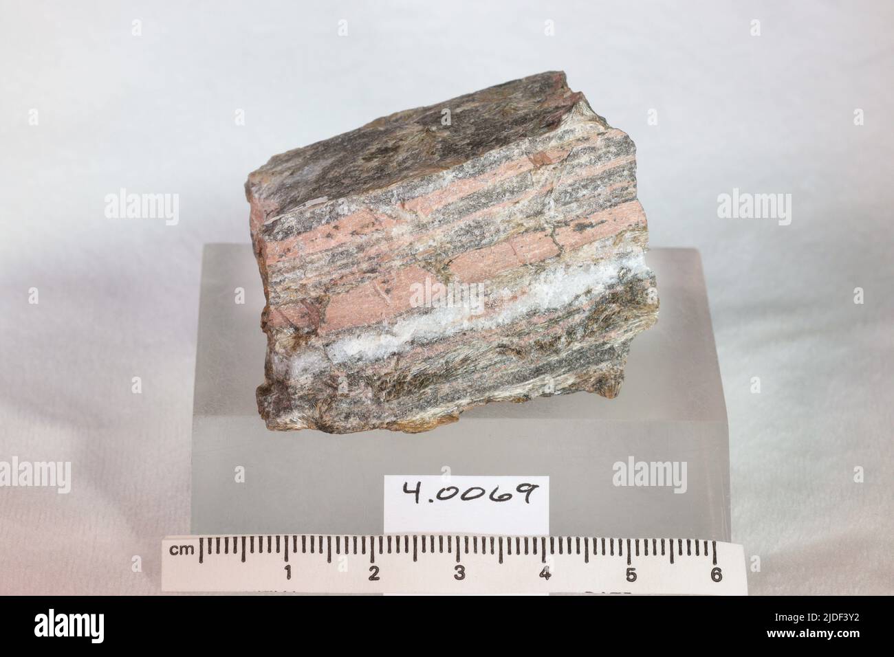 Cummingtonite. minerals. New Zealand Stock Photo - Alamy