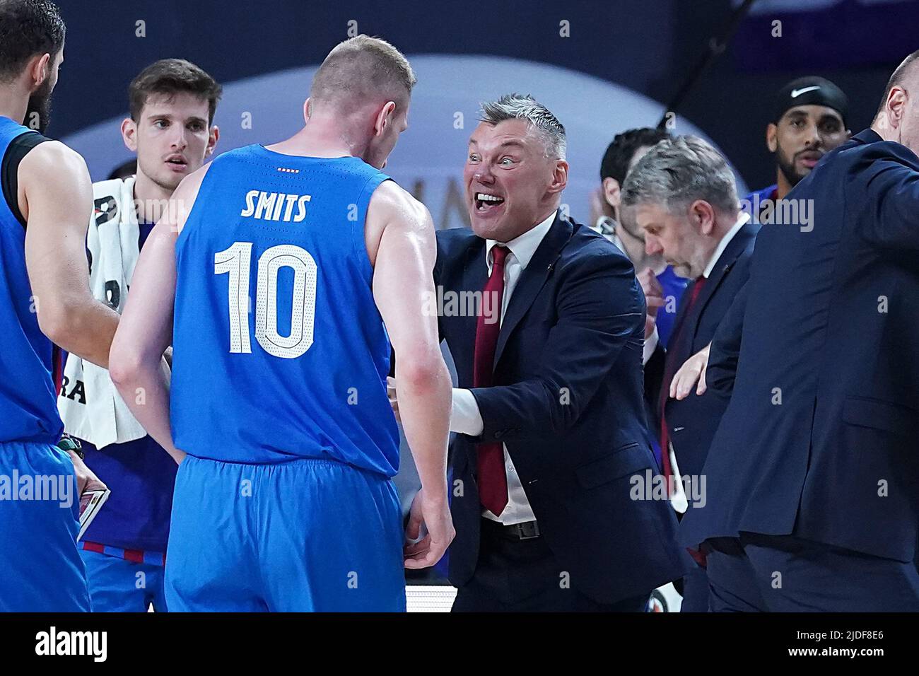FC Barcelona's coach Sarunas Jasikevicius has words with Rolands Smits ...
