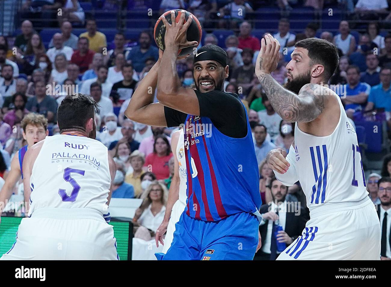 Real Madrid Baloncesto's Rudy Fernandez (l) and Vincent Poirier (r) and ...