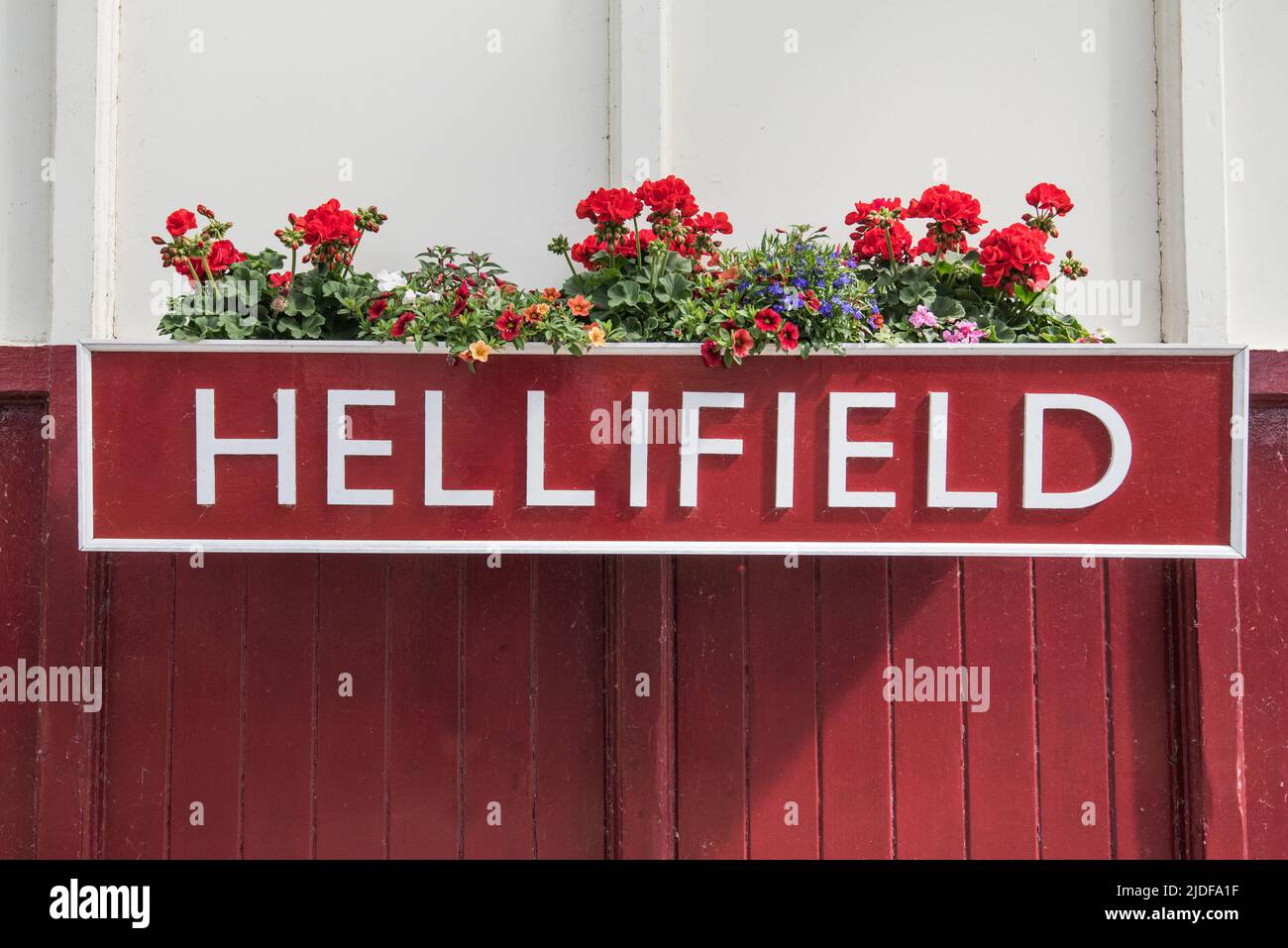 Flowers at hellifield station hi-res stock photography and images - Alamy