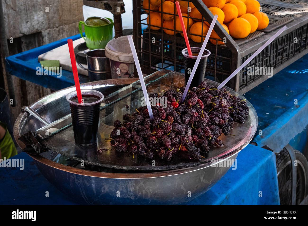 Fruit juice market stall street hi-res stock photography and images - Alamy