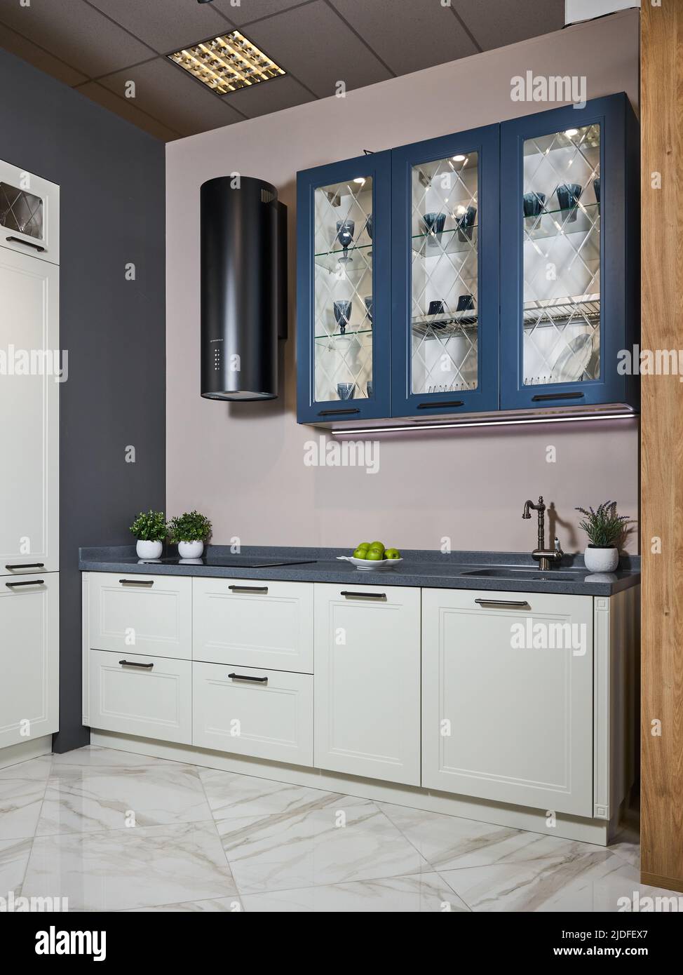 Promotional photograph of a kitchen using flash Stock Photo - Alamy