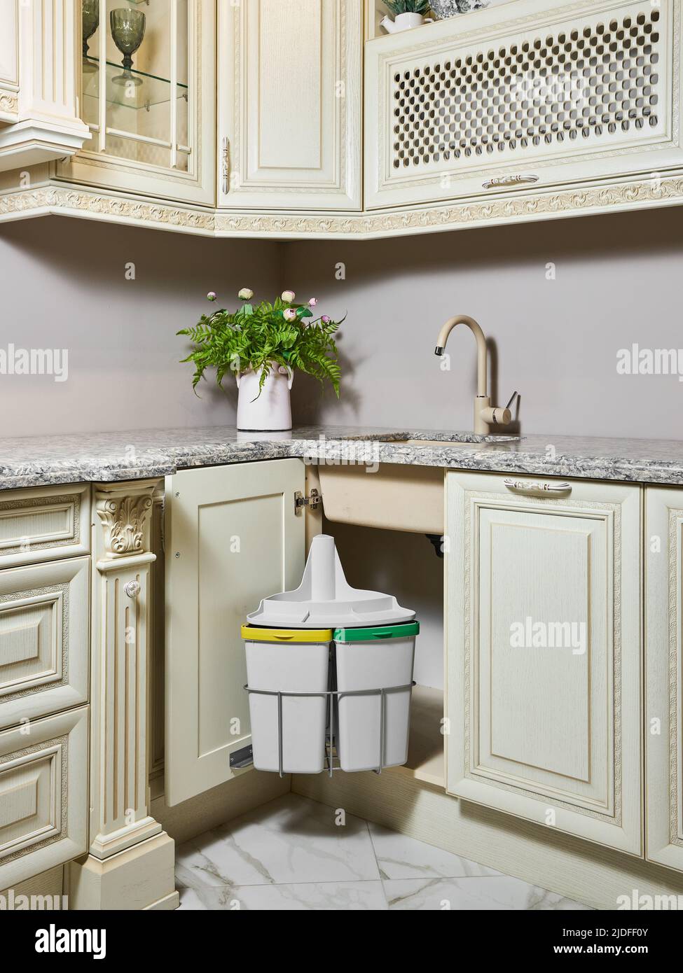 Promotional photograph of a kitchen using flash Stock Photo - Alamy