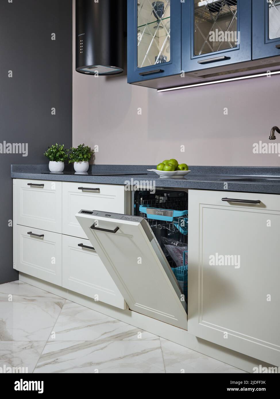 Promotional photograph of a kitchen using flash Stock Photo - Alamy