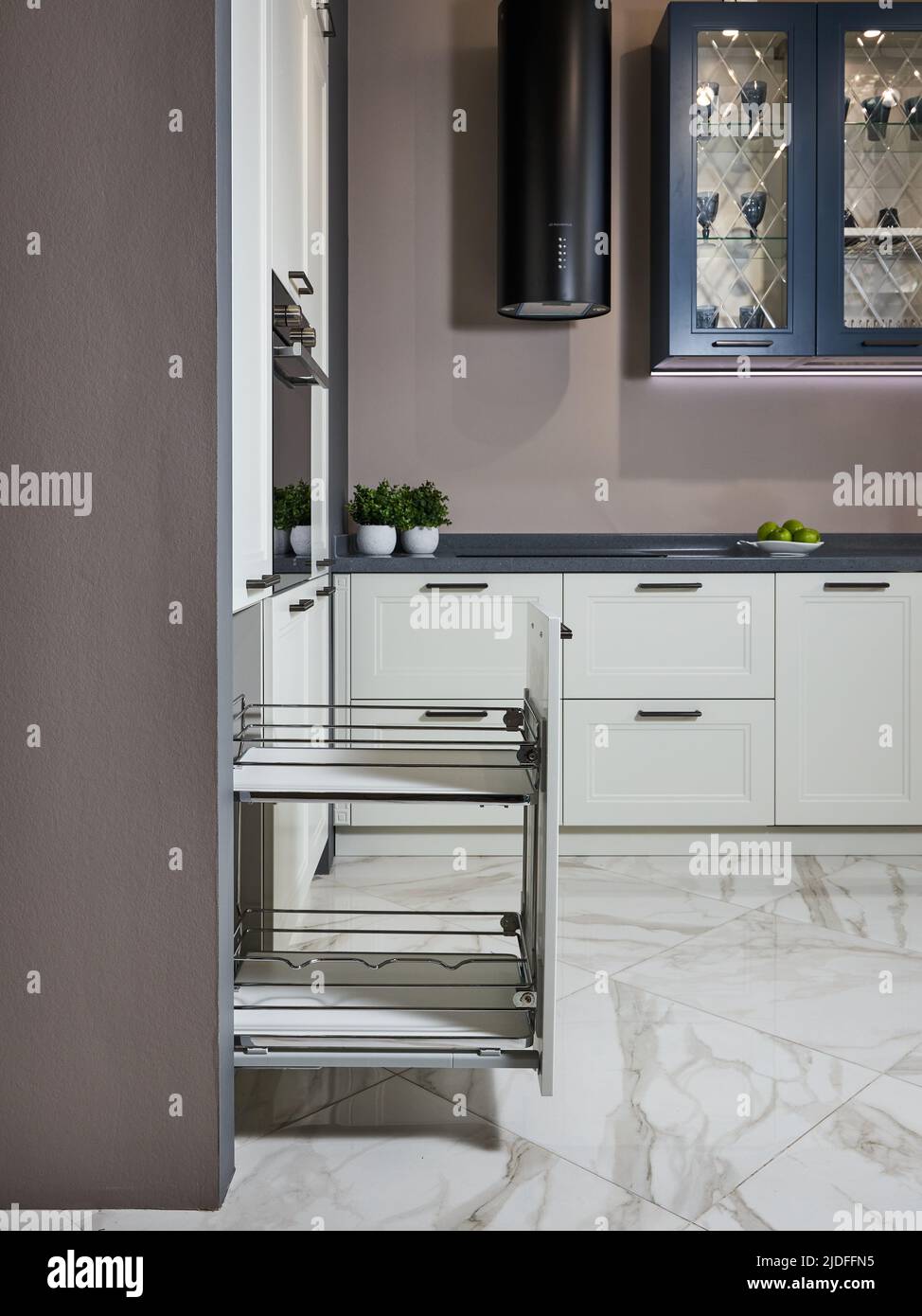 Promotional photograph of a kitchen using flash Stock Photo - Alamy