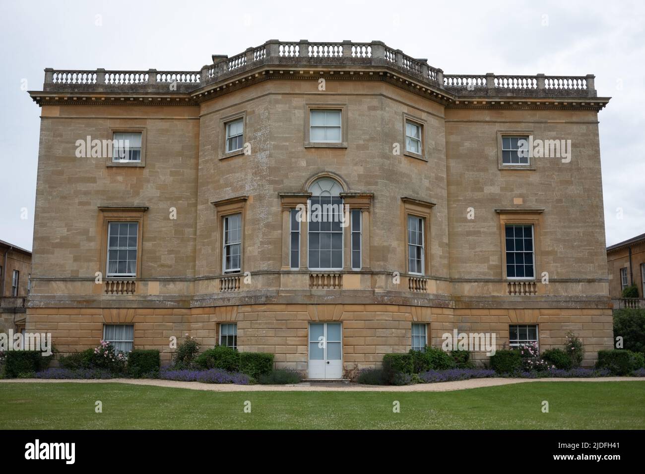 Basildon park grounds and berkshire hi-res stock photography and images ...
