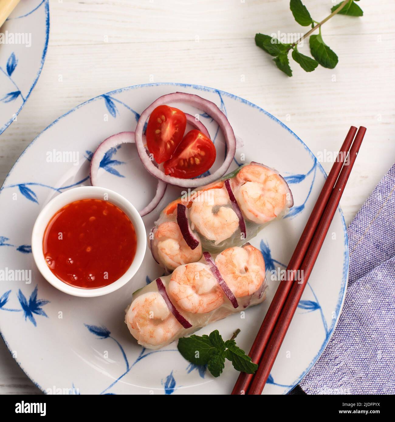 Vietnamese Food : Vietnam Spring Roll made from Boiled Shrimp, Carrots ...