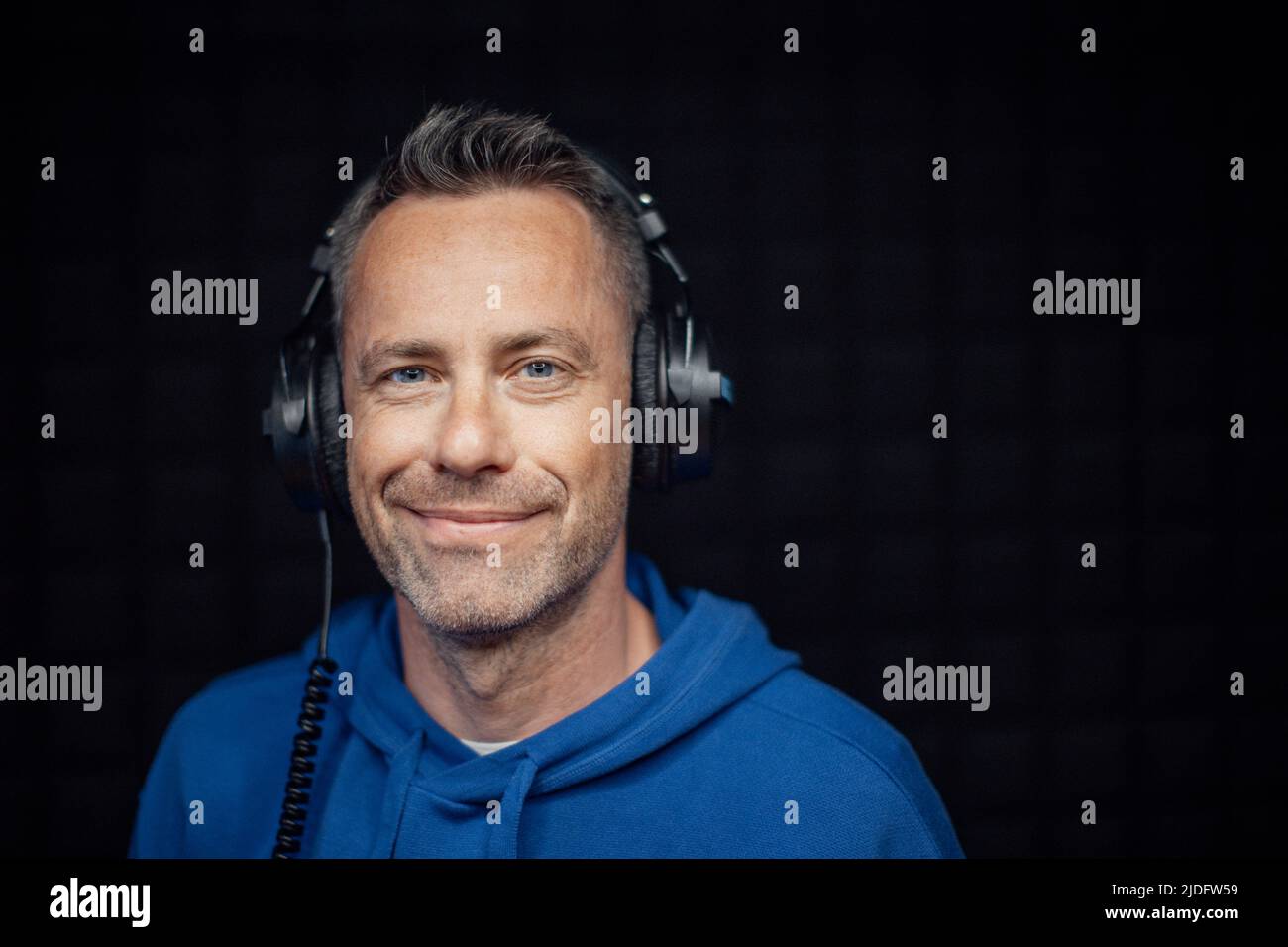 Radio broadcast radio studio sound studio broadcasting station hi-res ...