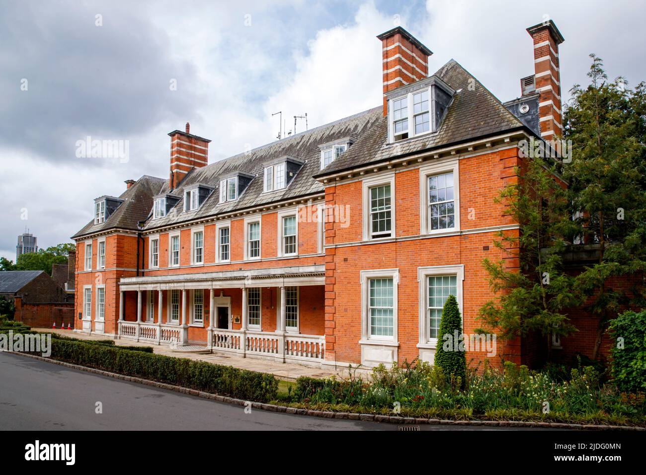 Exterior of Hyde Park Police Station, London, England, United Kingdom ...