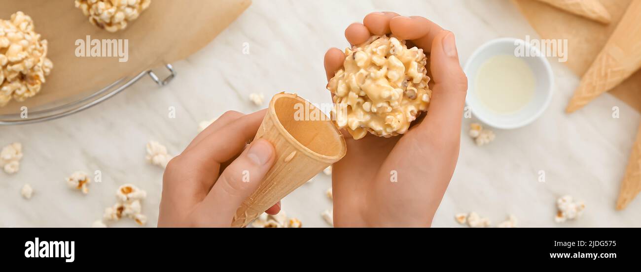 Making homemade popcorn hi-res stock photography and images - Alamy