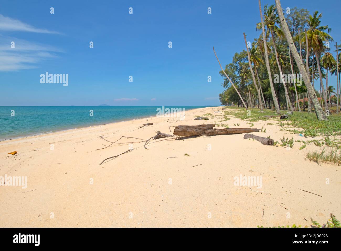 The view of Pantai Mangkuk Beach in Setiu District of Terengganu ...