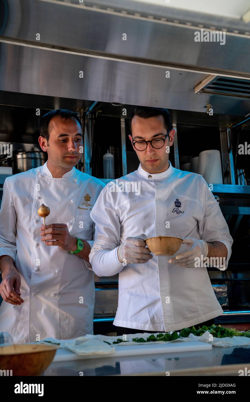 Chef in Food truck Stock Photo - Alamy