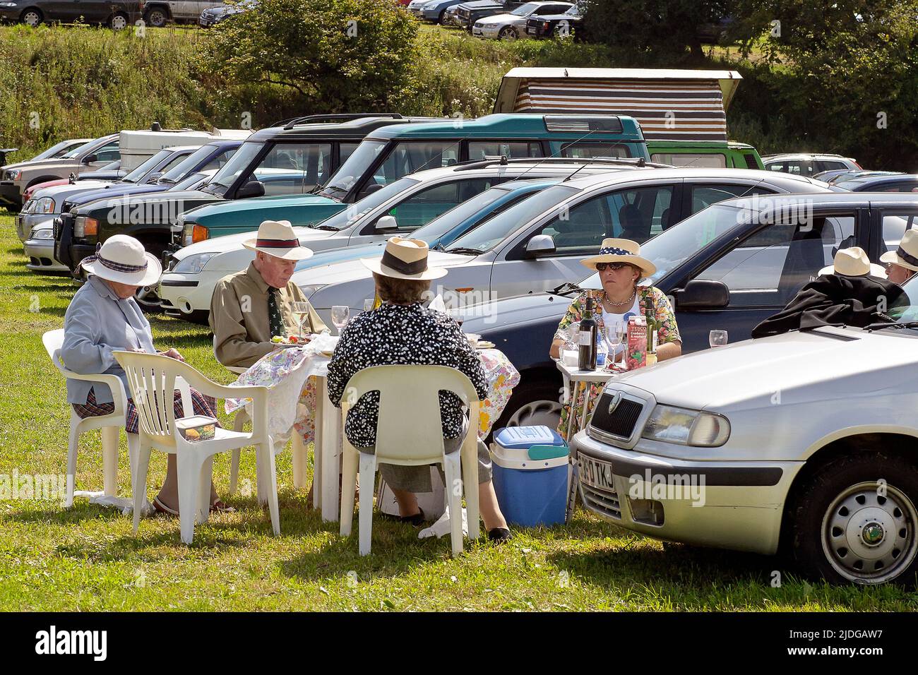 Sitting together group people hi-res stock photography and images - Alamy