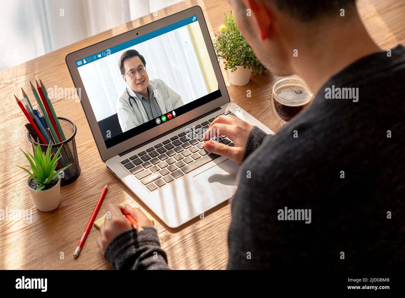 Doctor video call online by modish telemedicine software application ...