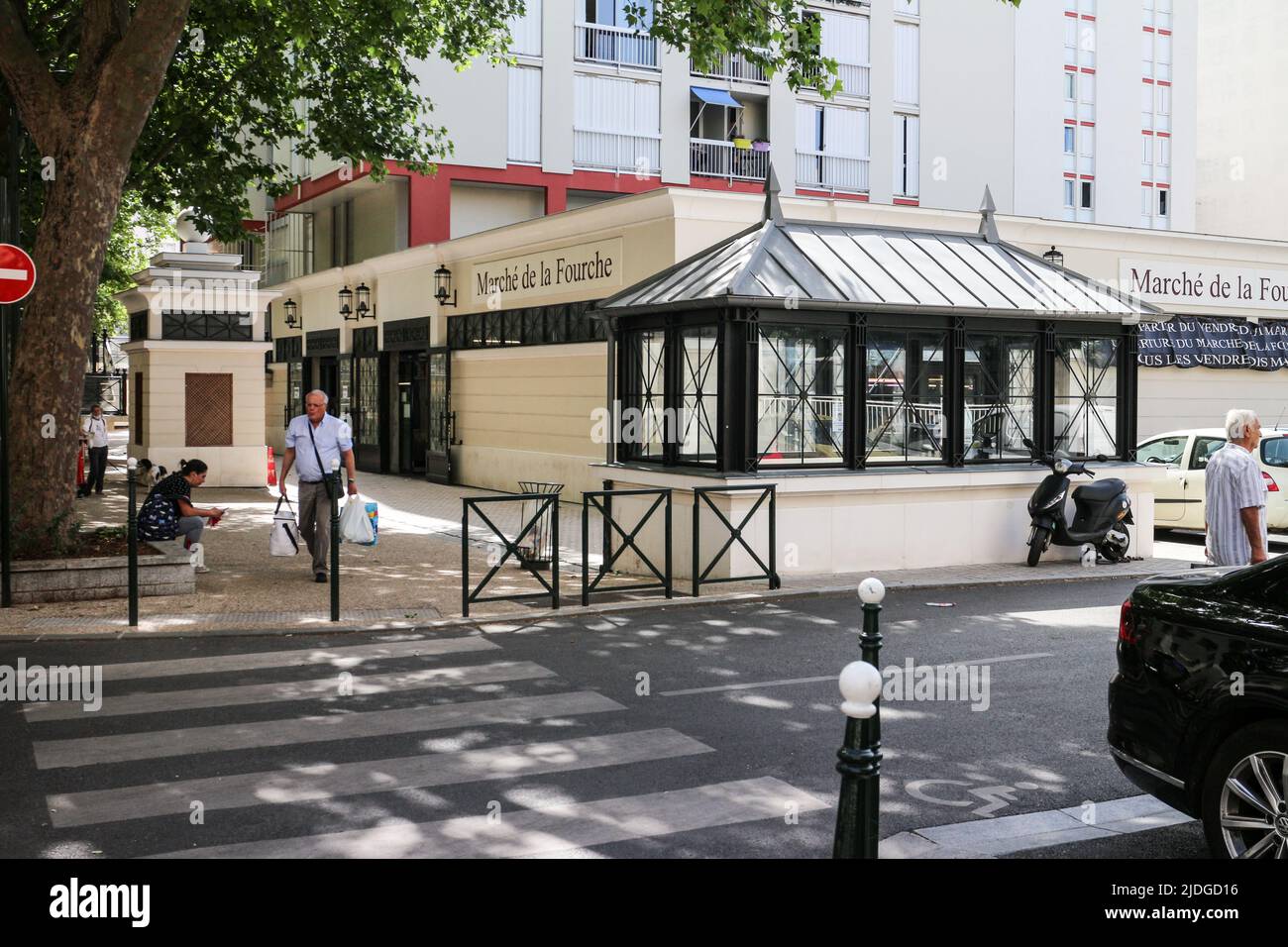 Clamart (Hauts-de-Seine) : Marché de La Fourche Stock Photo - Alamy