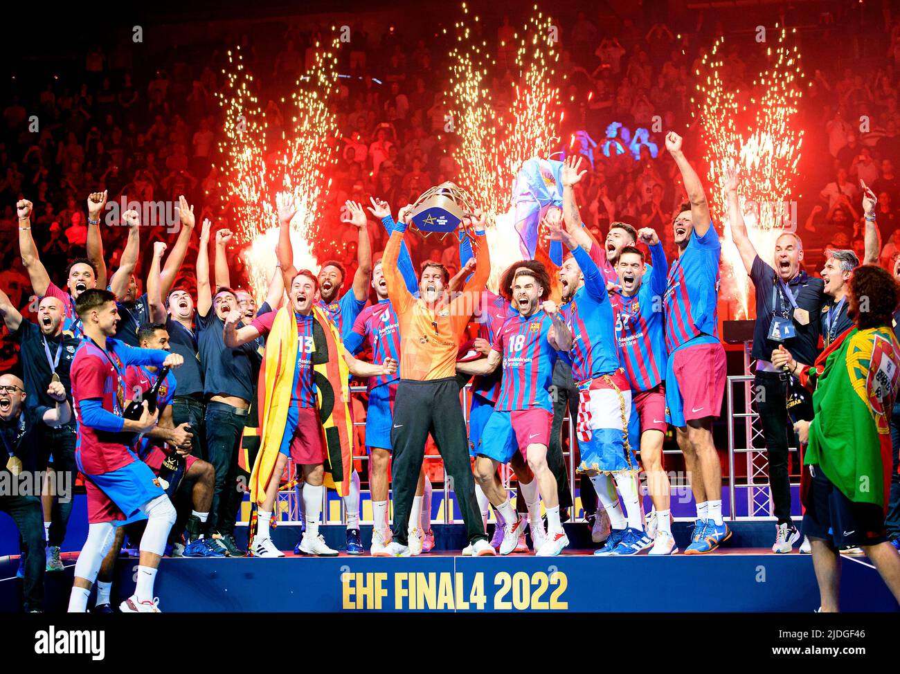 Team jubilating hi-res stock photography and images - Alamy