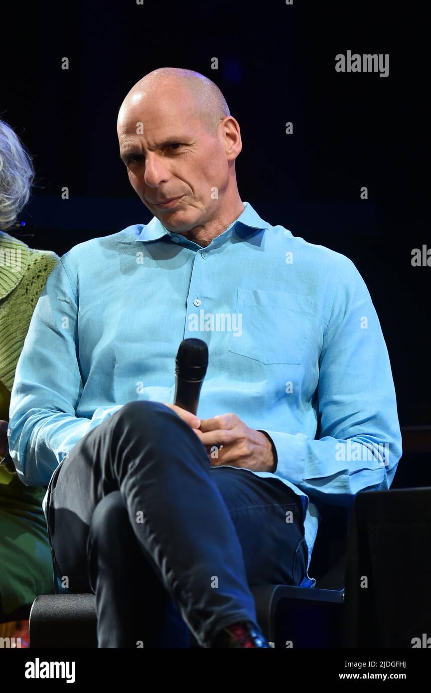 Yanis Varoufakis at La Milanesiana - Event about Literature Music ...