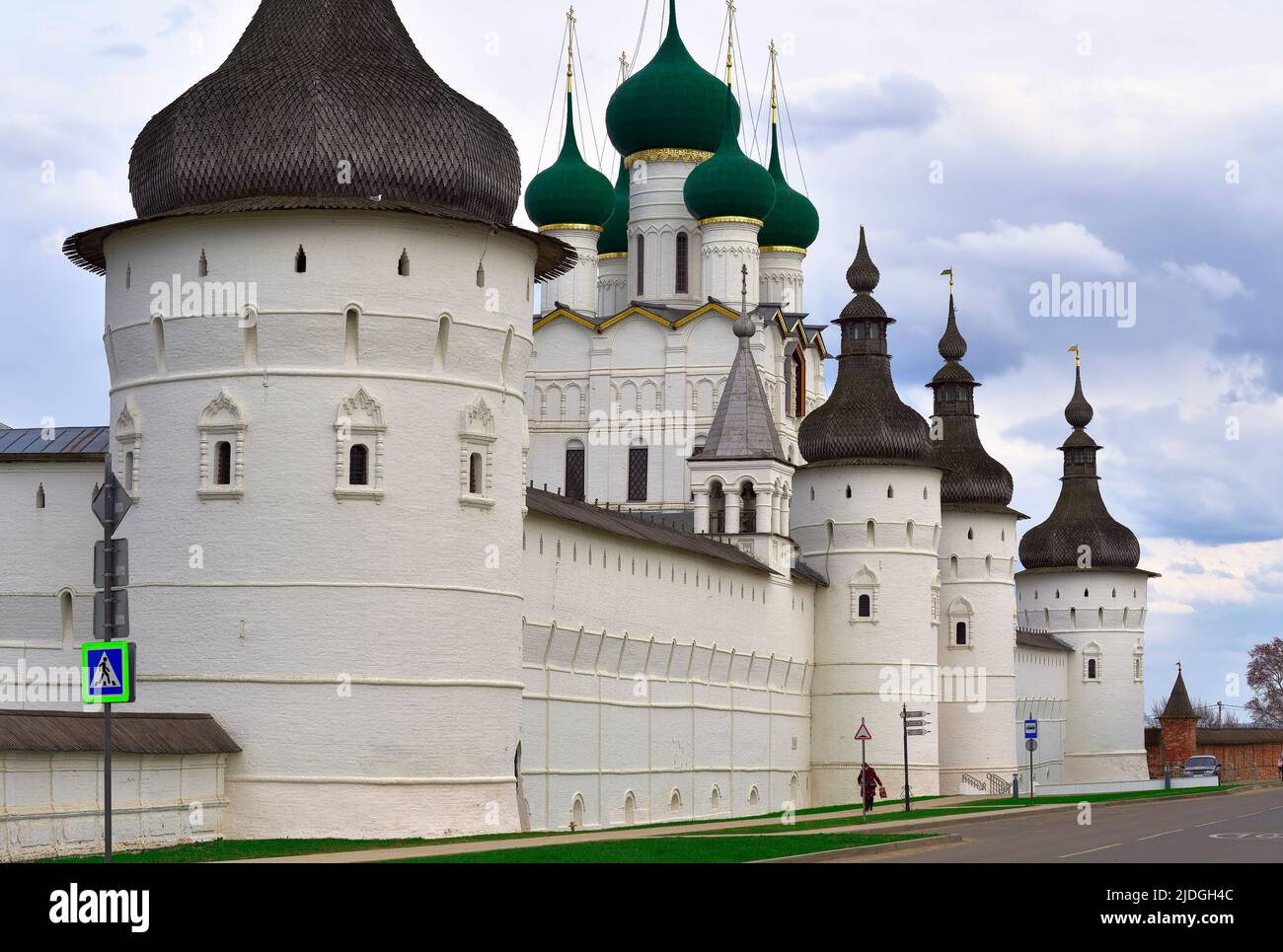Rostov white-stone Kremlin. Walls and towers of the bishop's court ...