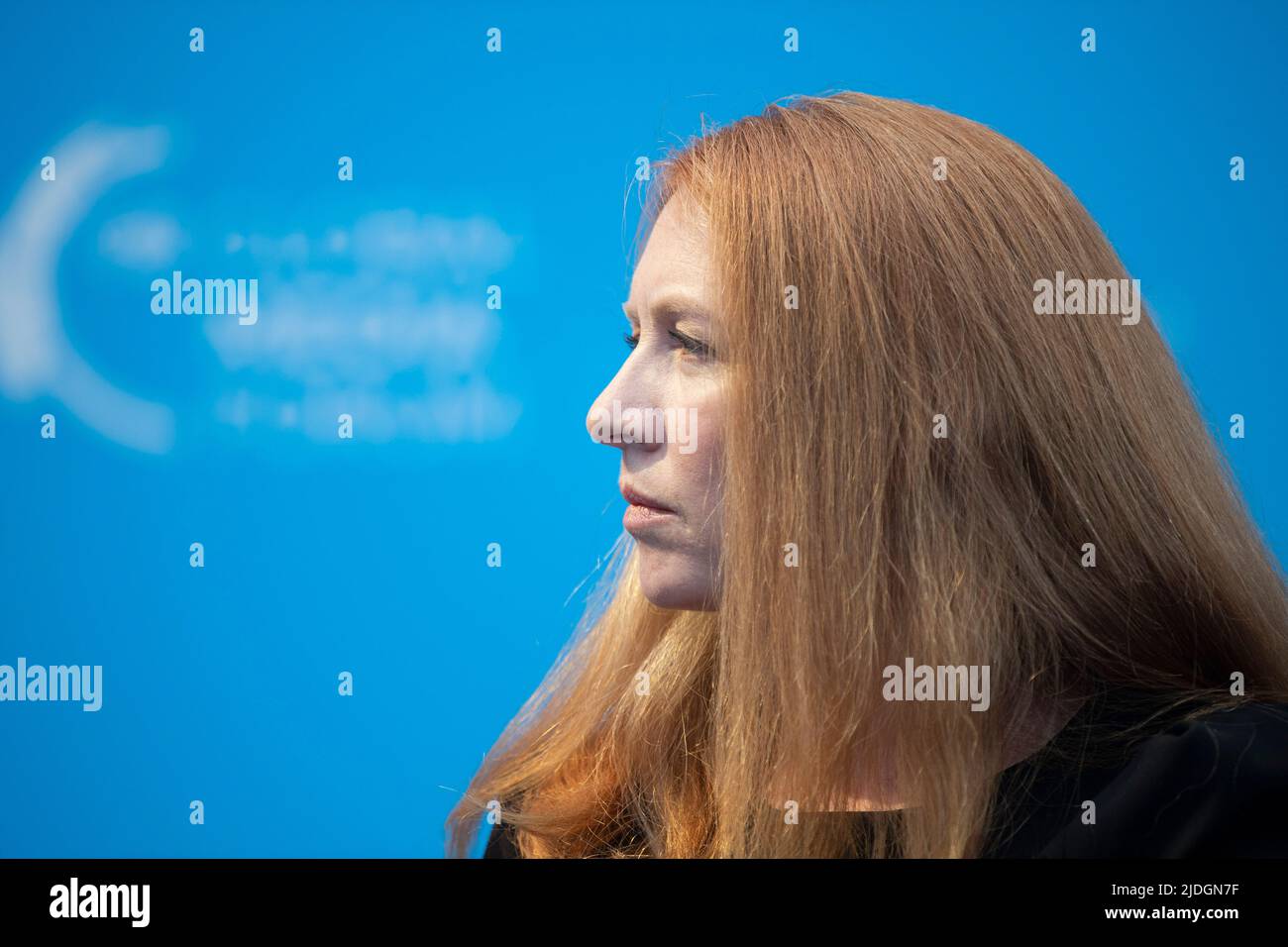 Protect journalists hi-res stock photography and images - Alamy