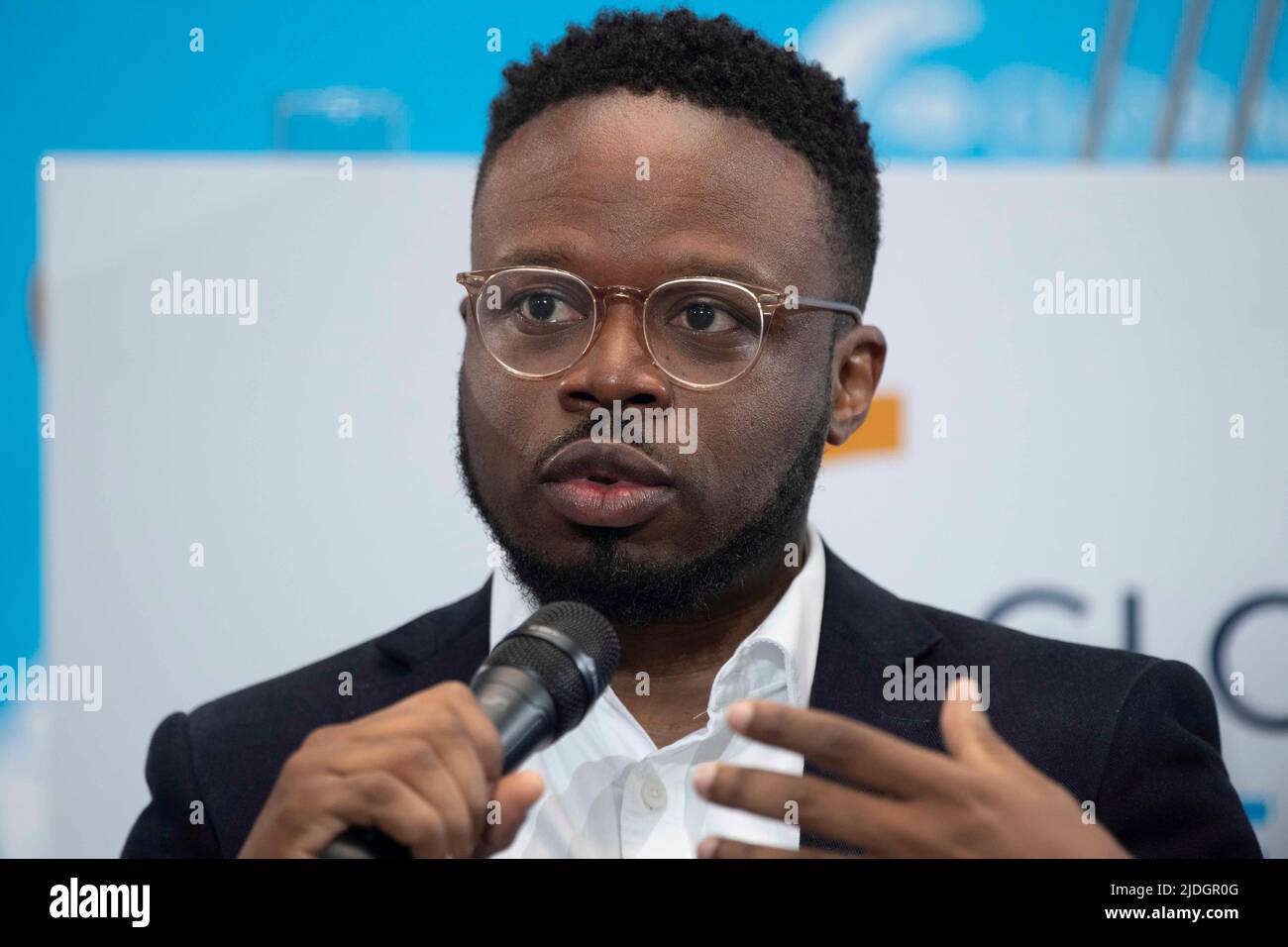 Tomi OLADIPO, Position: Host and Anchor at DW News Organization ...