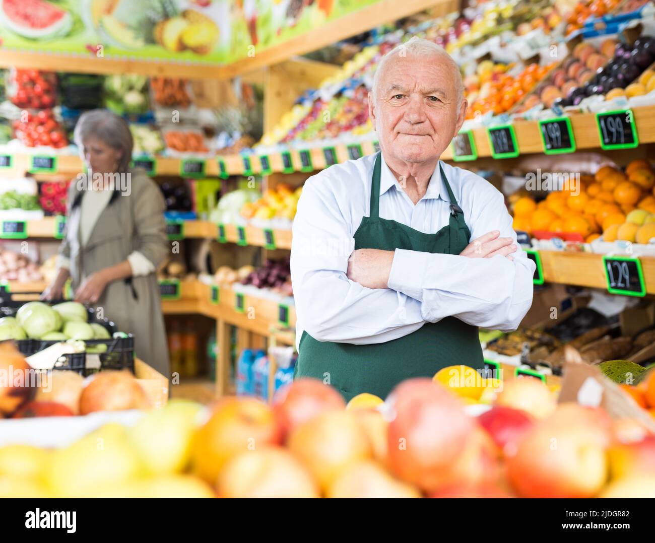 Supermarket floor worker hi-res stock photography and images - Alamy