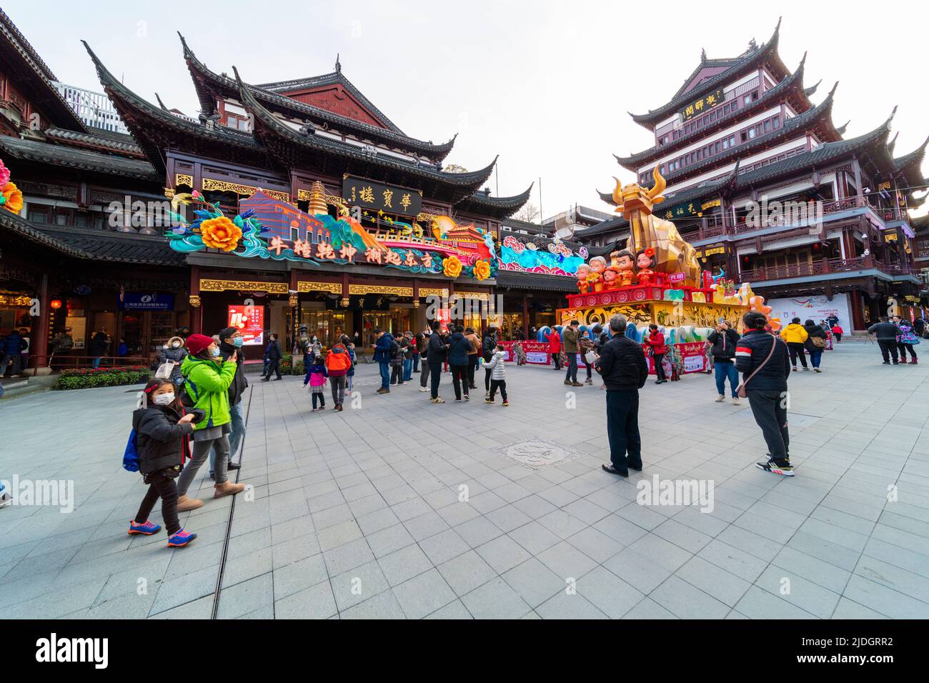 Tourist visits the famous lanterns display inside of Yu Yuan, Yu Garden ...