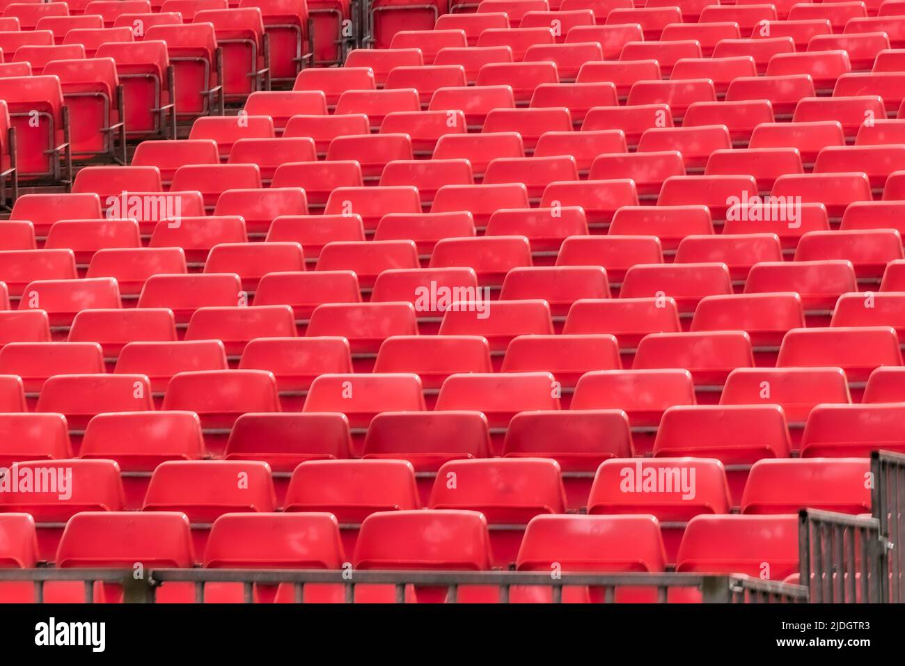 Red seating hi-res stock photography and images - Alamy