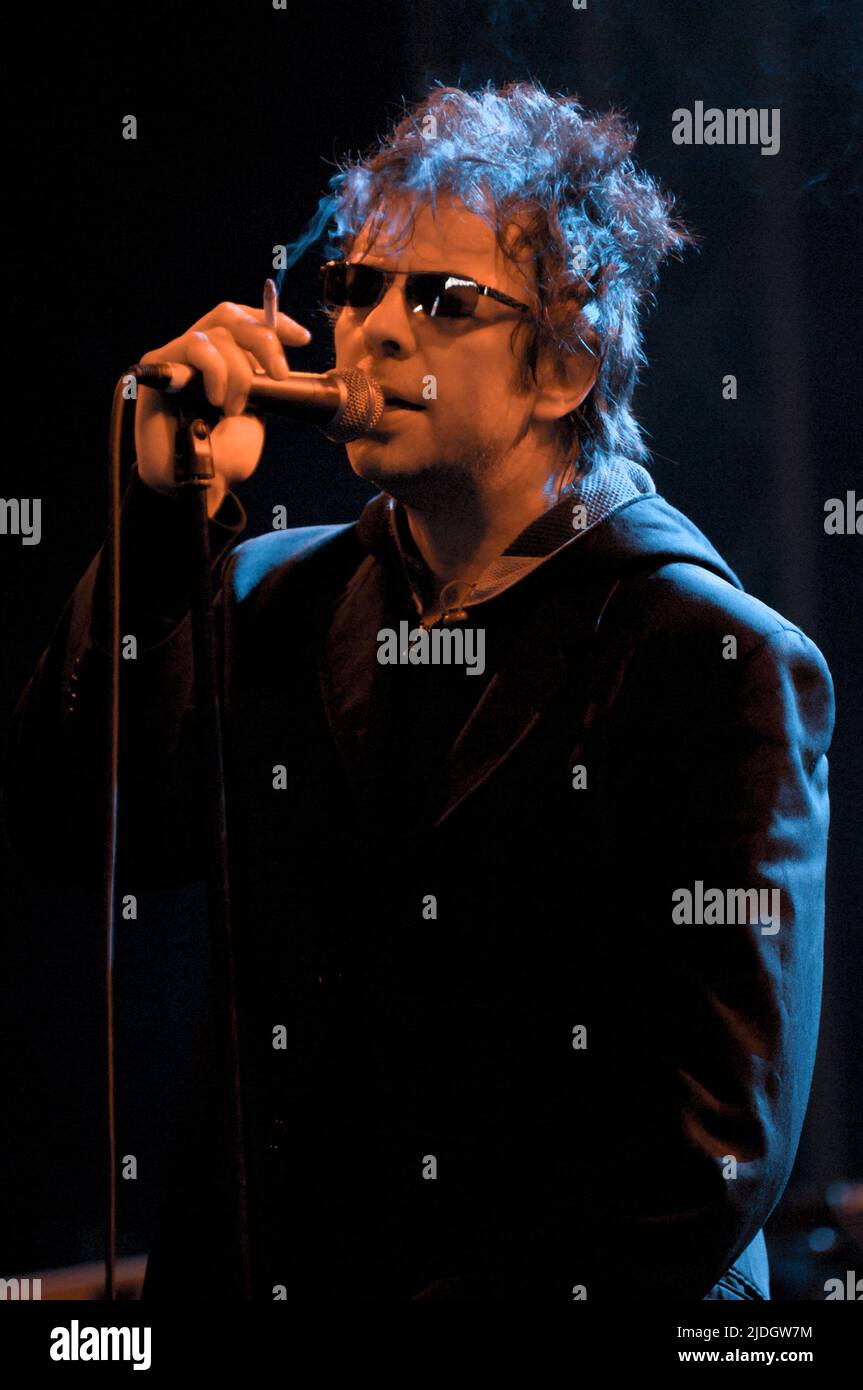 Singer with the pop band echo and the bunnymen hi-res stock photography ...