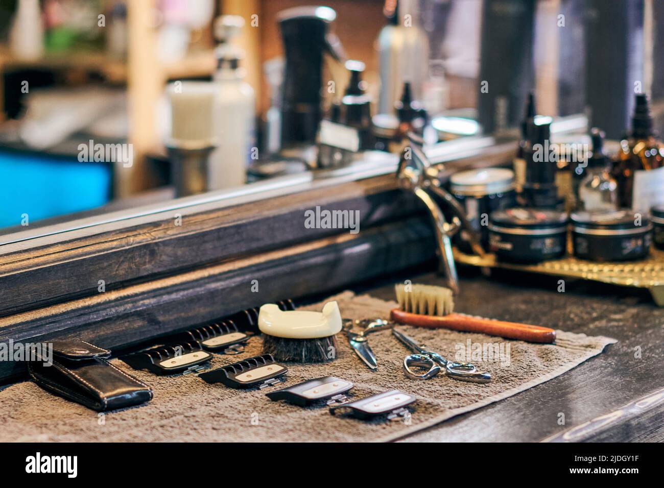 Guide combs hi-res stock photography and images - Alamy