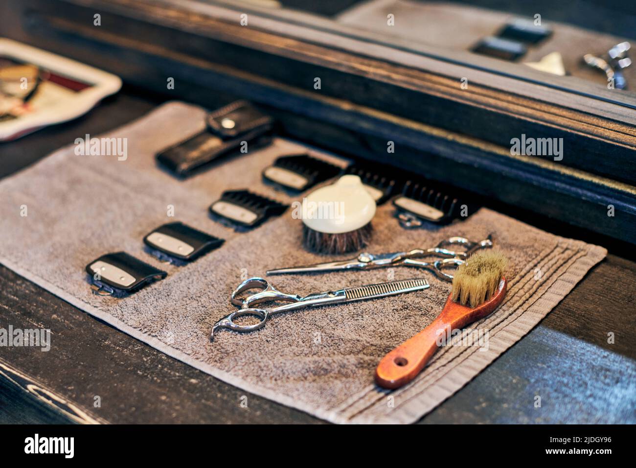 Guide combs hi-res stock photography and images - Alamy