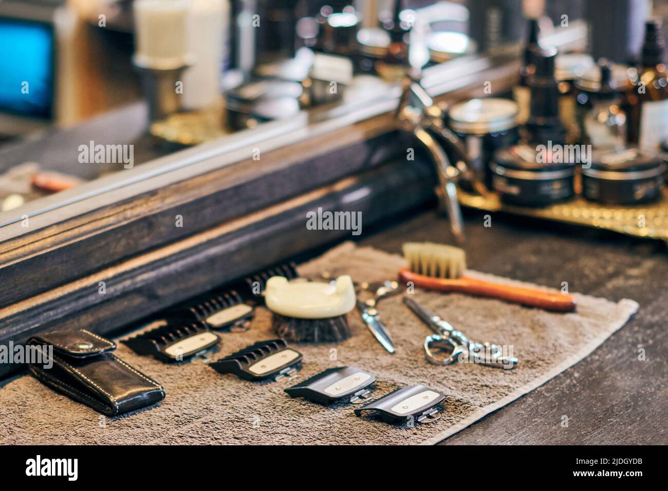 Guide combs hi-res stock photography and images - Alamy