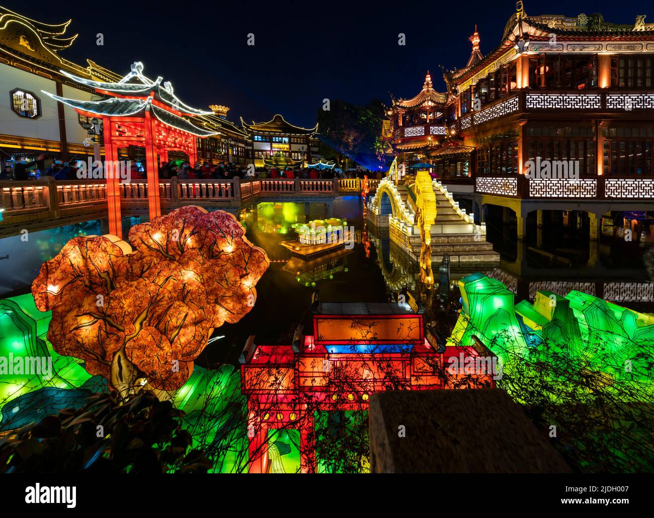 The famous illuminated lanterns display inside of Yu Yuan, Yu Garden ...